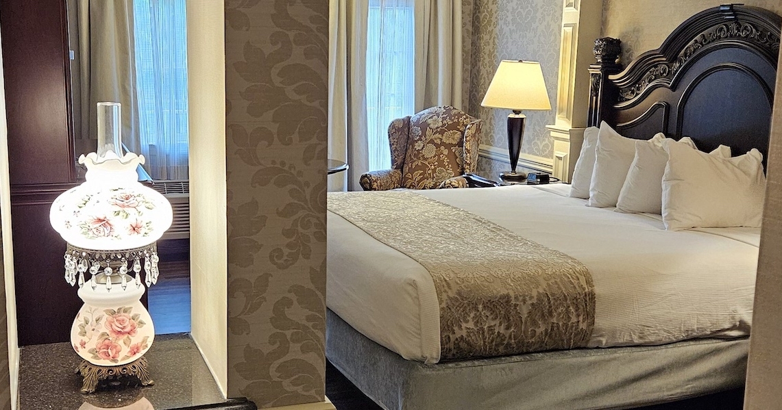 Captain’s King Room in Lancaster, PA - Fulton Steamboat Inn